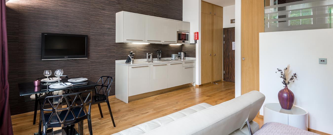 Get Triple Room in London – Fully Furnished Studio Apartment Triple Room